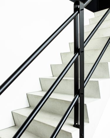 RC stair rails - Daphna Laurens